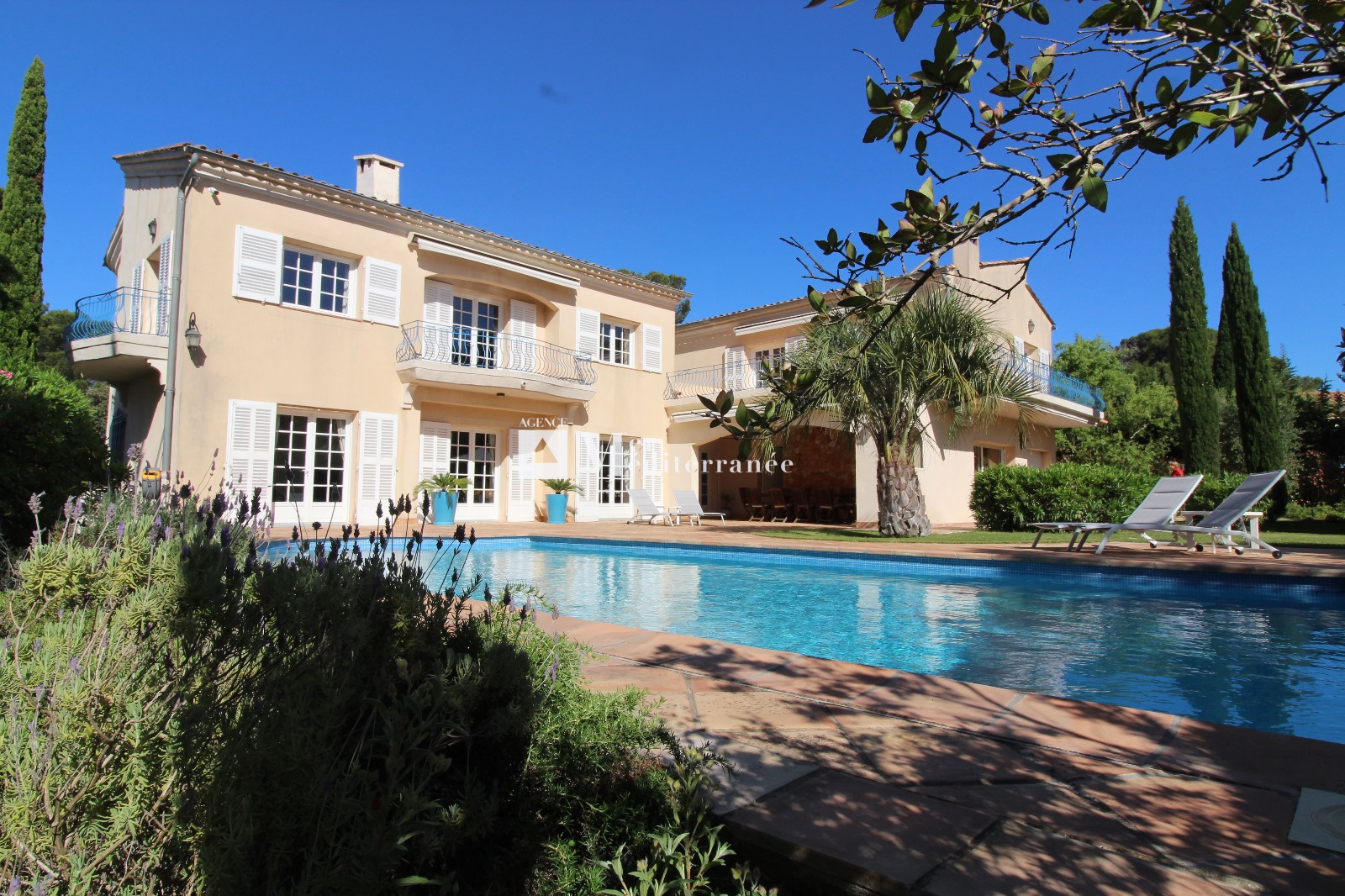 Vente BASTIDE PROVENCALE VUE MER AU COEUR DE BOULOURIS | Agence Mer Méditerranée